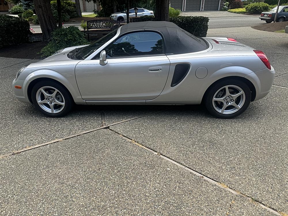 Wild About Cars Garage 2001 Toyota MR2 Spyder 2dr Conv Manual (Natl ...