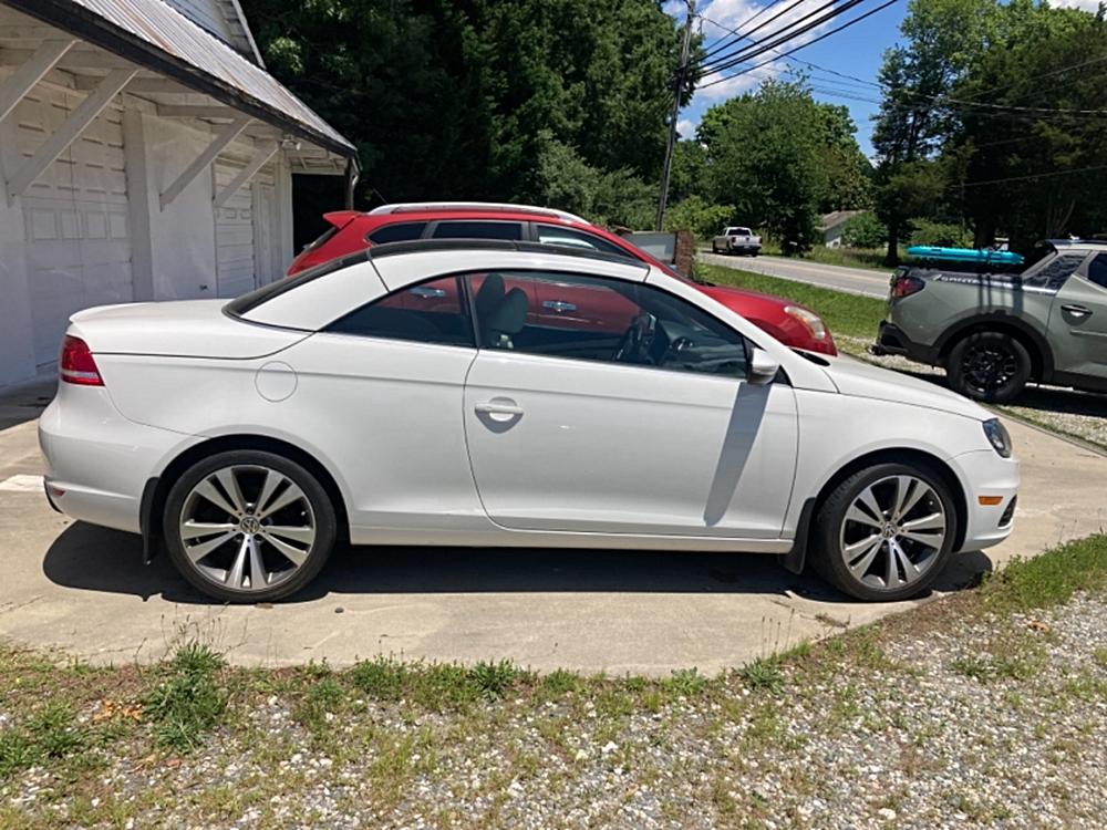 Mocks Auto 2013 Volkswagen Eos | Auto dealership in North Carolina ...