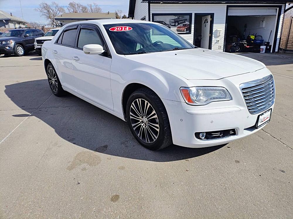 Triangle Auto Sales 2014 Chrysler 300 | Auto dealership in Nebraska, OMAHA