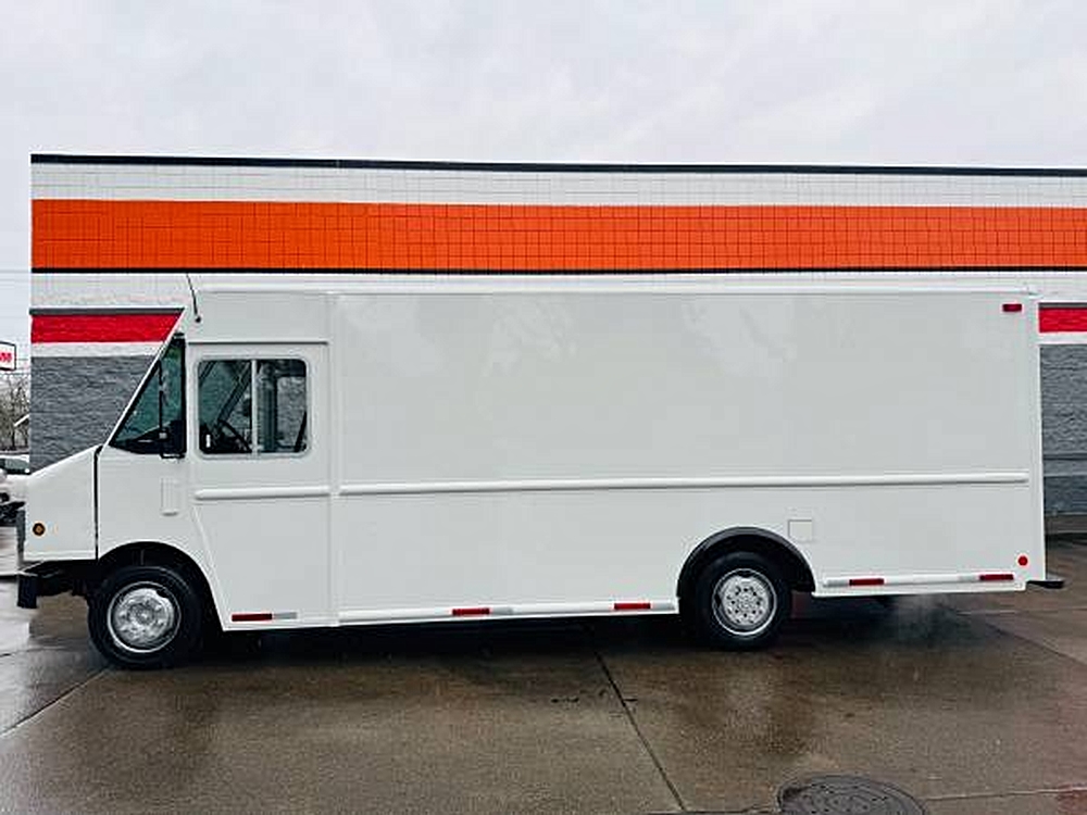 Global Auto Motors Co. 2010 Ford Workhorse | Auto dealership in Oregon ...