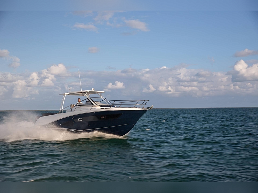 Louis Marine 2023 Jeanneau Leader 105 Series 2 Base | Auto dealership ...