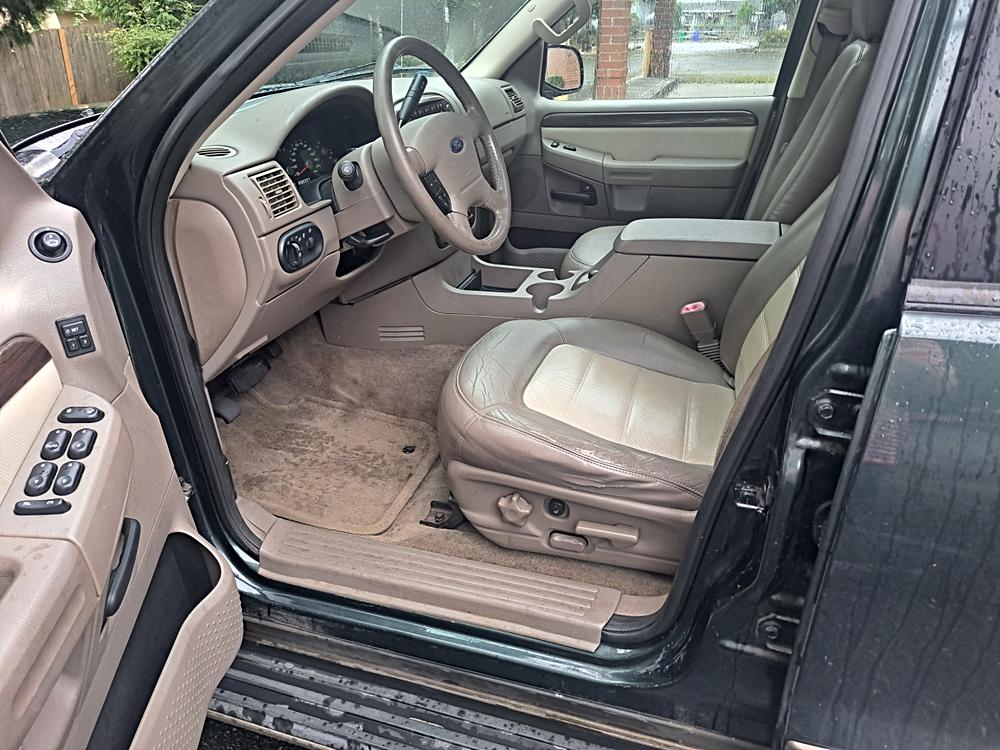 2003 explorer interior