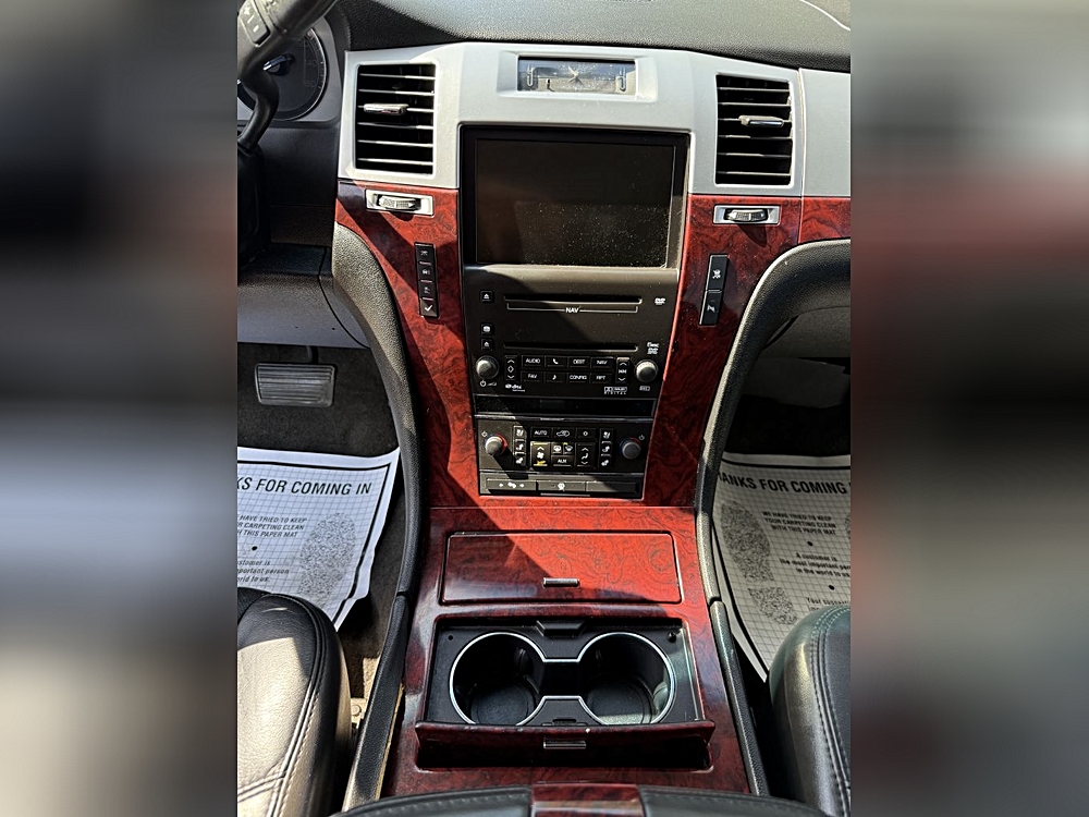 2007 escalade interior