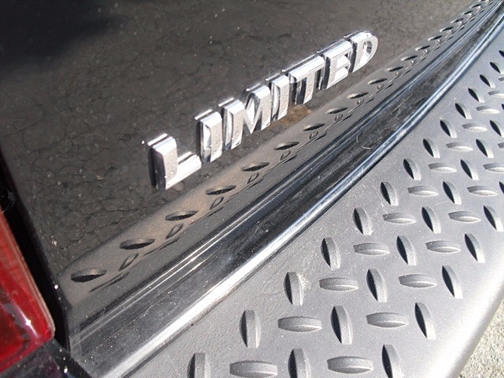 TRI-M MOTORCARS 2006 Jeep Commander 4dr Limited 2WD | Auto dealership ...