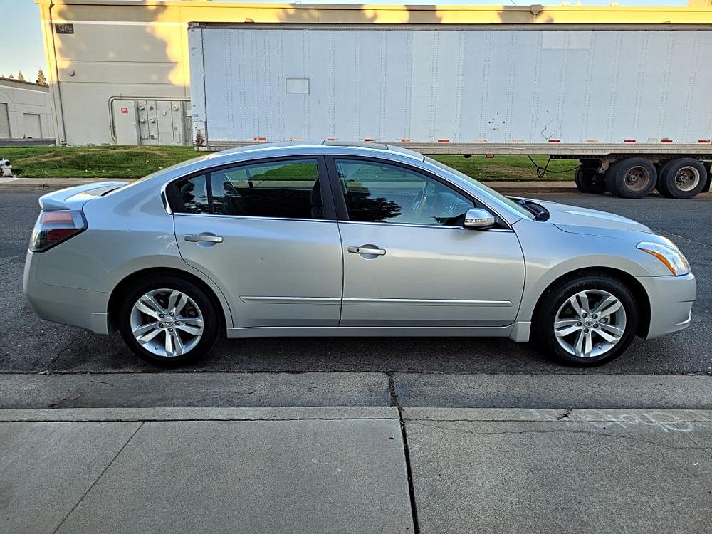 2011 altima sr