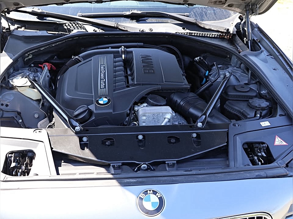 bmw 525i 2011 engine