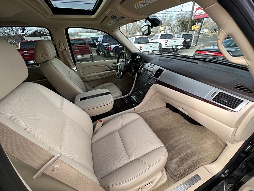2007 escalade interior