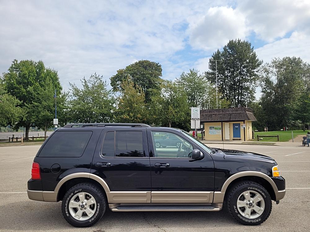 2003 black ford explorer