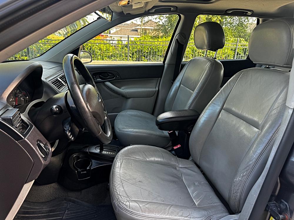 2007 focus interior
