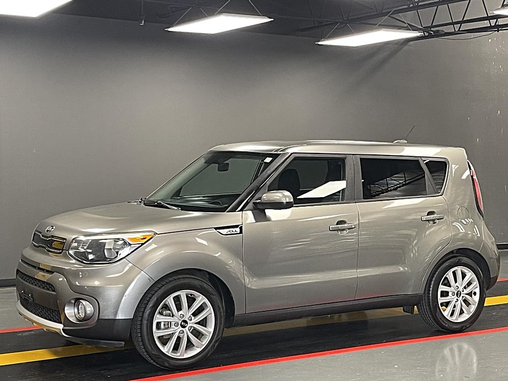 2017 Kia Soul + Auto