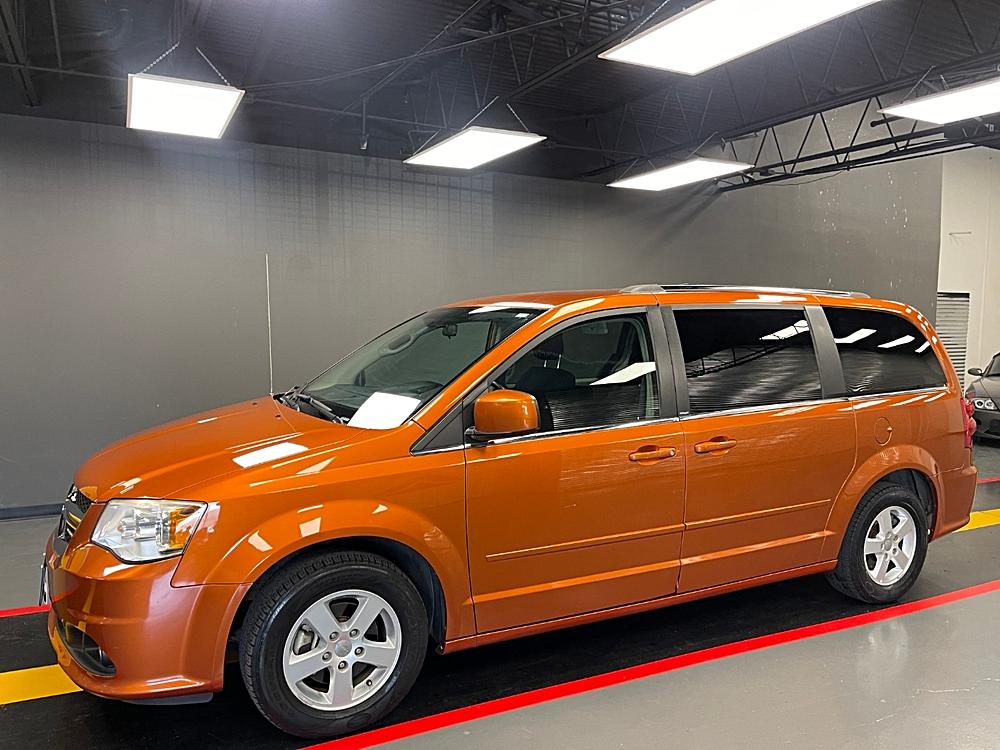 2011 dodge mini van