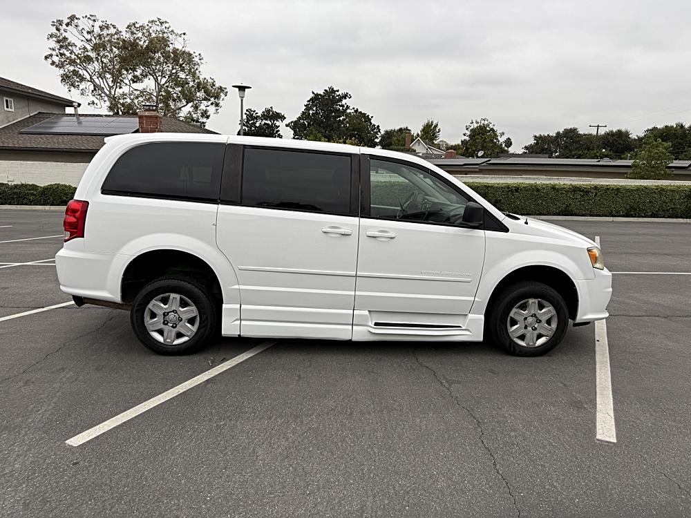 2011 dodge van caravan