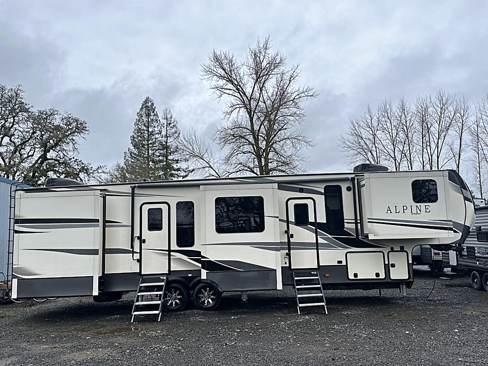 THE RV BARN LLC 2020 Keystone Alpine 3800FK | Auto dealership in Oregon ...