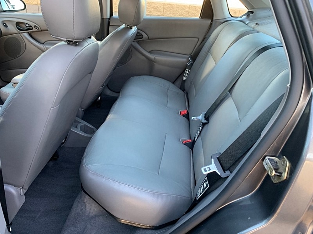 2003 ford focus interior