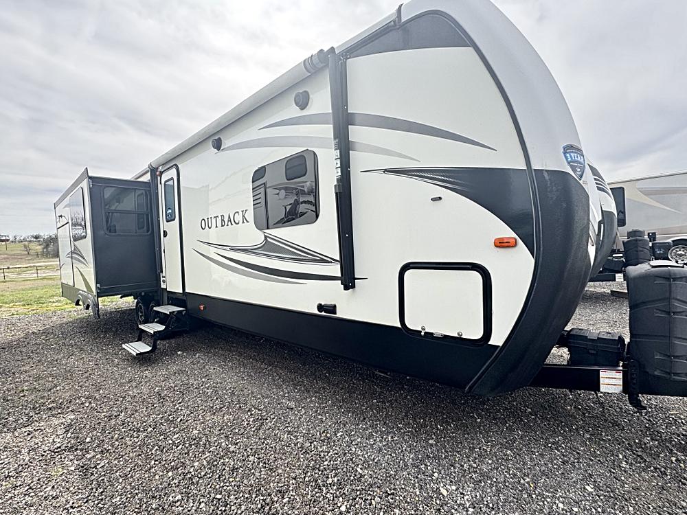 2019 35ft outback travel Trailer with 3 slide outs 330RL