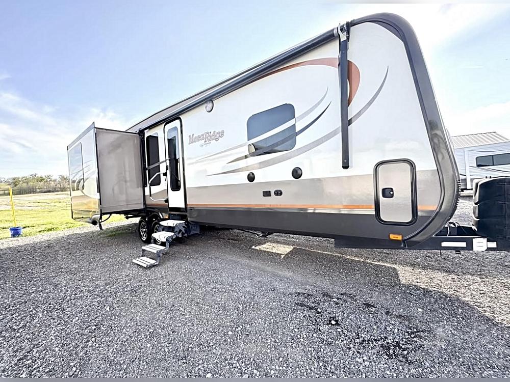 Camp life rvs 2017 36ft mesa ridge travel trailer With 3 slide outs ...