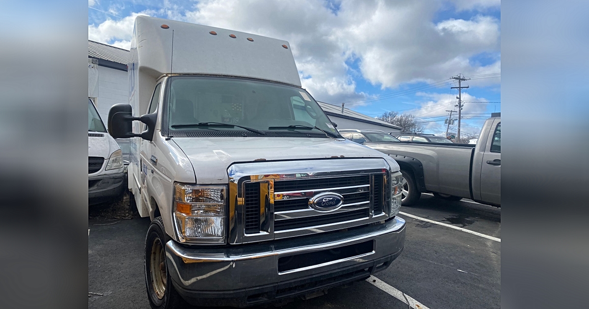 Spectrum Motor 1 2016 Ford Econoline E-350 Super Duty 138 DRW | Auto ...