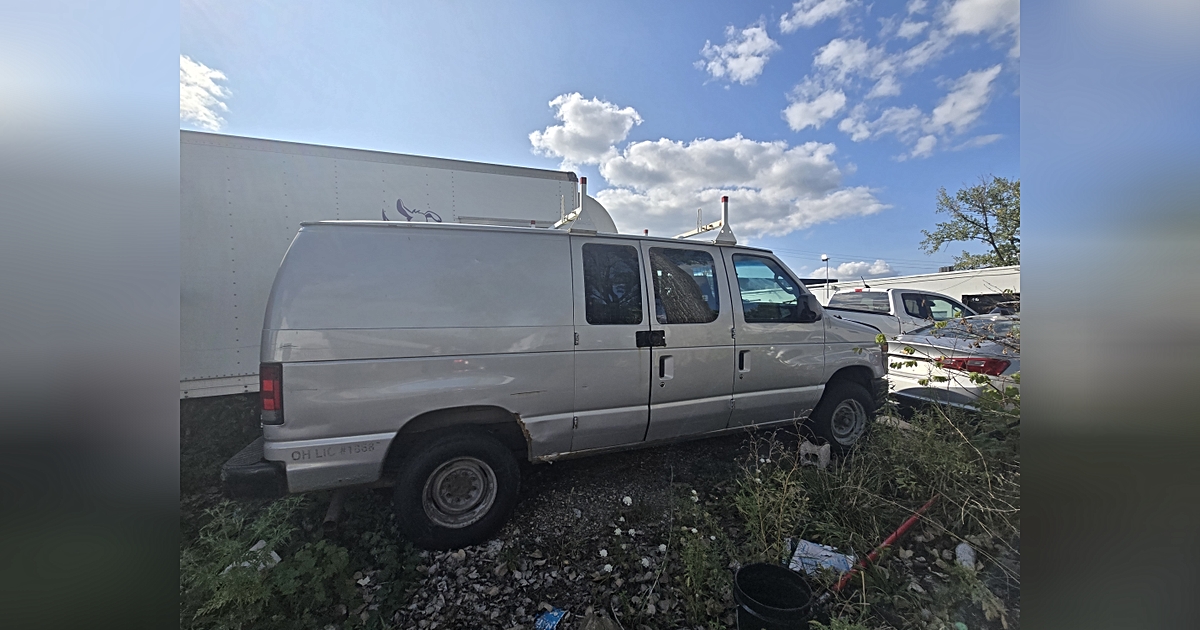 2010 Ford Econoline Cargo Van E-350 Super Duty Commercial