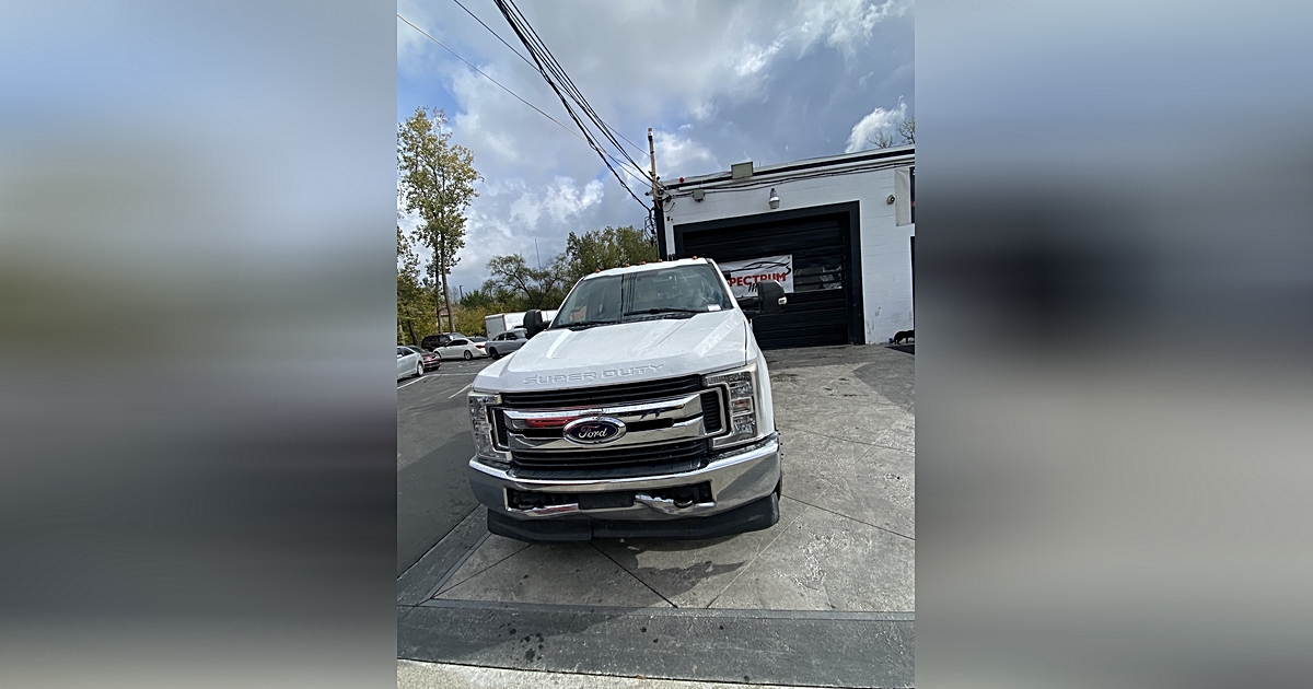 Spectrum Motor 1 2017 Ford F-350 XLT 2WD SuperCab 168" WB 60" CA | Auto ...