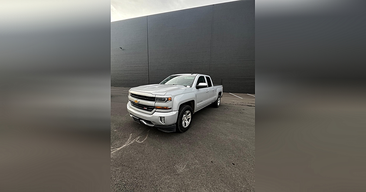 Spectrum Motor 1 2018 Chevrolet Silverado 1500 4WD Double Cab 143.5" LT ...