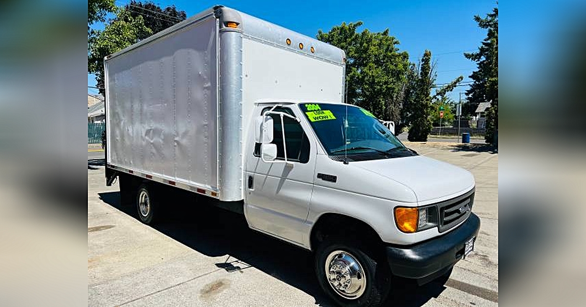 2004 Ford Econoline Commercial Cutaway E-350 Super Duty 138" WB DRW