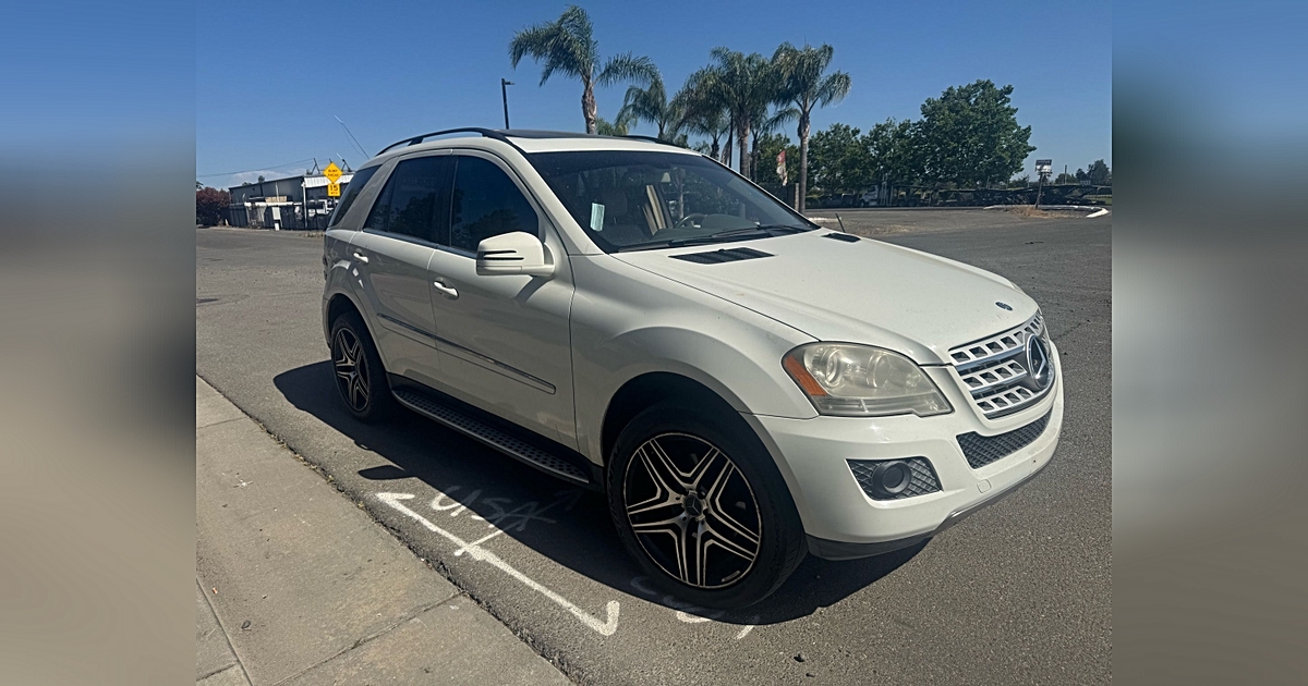 2011 Mercedes-Benz M-Class ML 350 4MATIC Sport Utility 4D