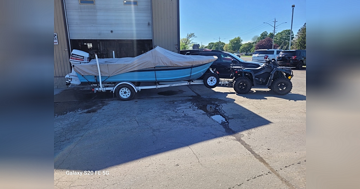 2006 Starcraft and Easy Load Roll On Trailer