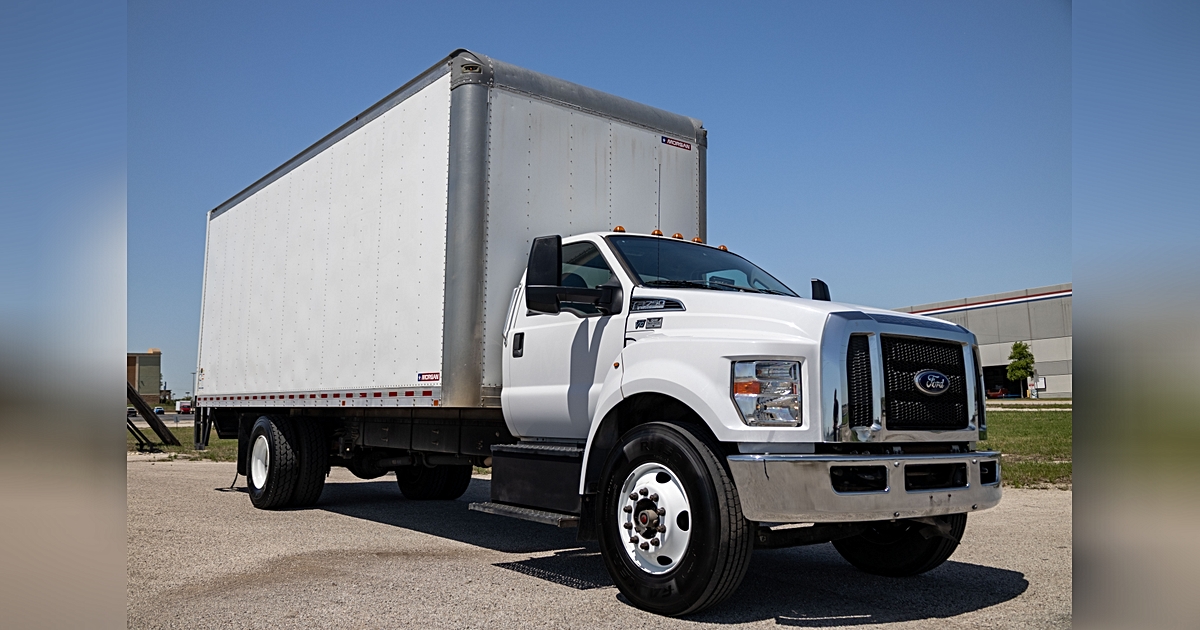 2019 Ford F750 24' Box Truck