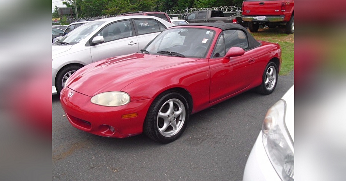 2002 Mazda MX-5 Miata 2dr Conv LS 6-Spd Manual