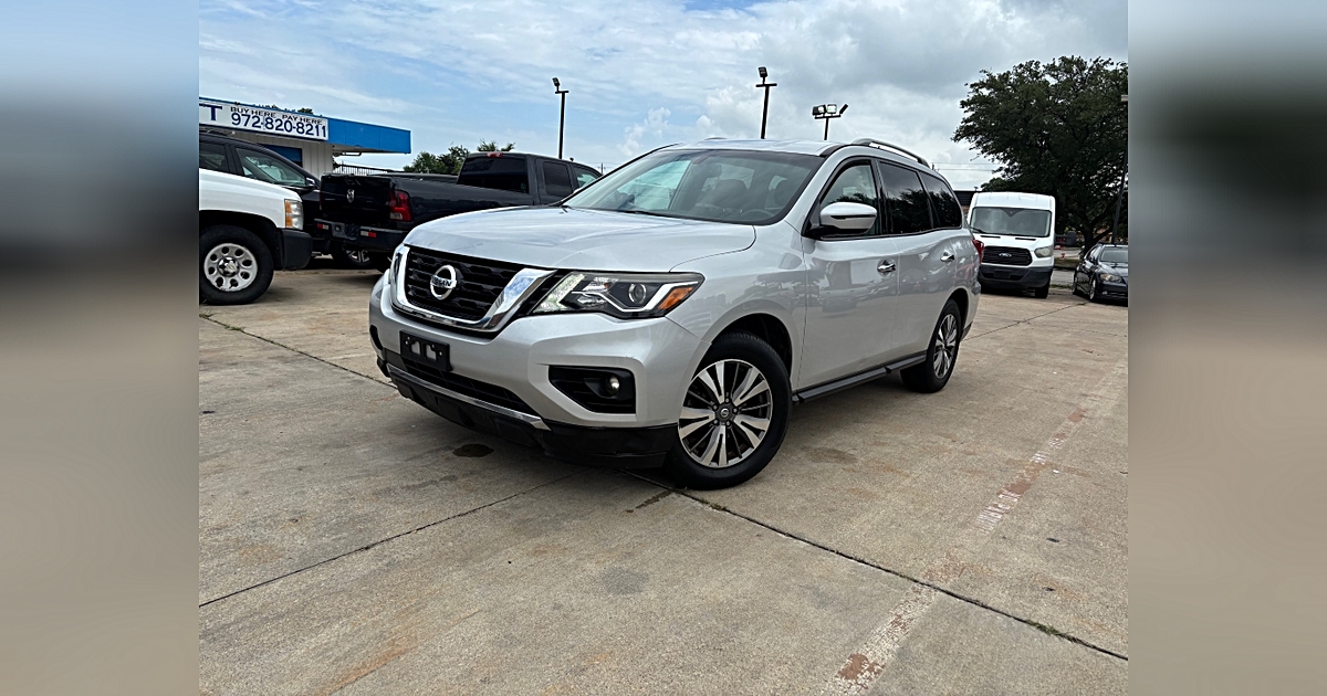 2017 Nissan Pathfinder FWD SV