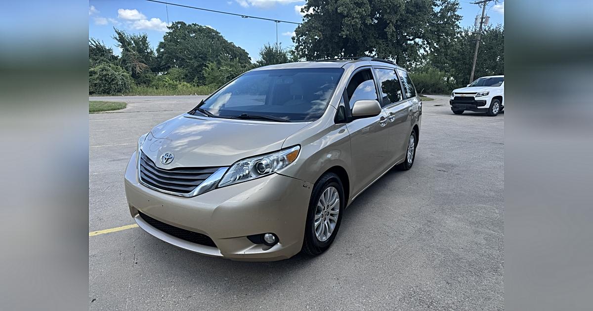 Car Guru Motorsports 2011 Toyota Sienna 5dr 7-Pass Van V6 XLE AAS FWD ...