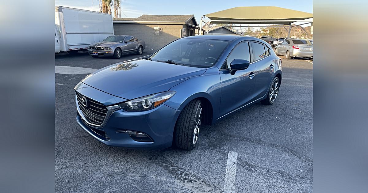 2018 Mazda MAZDA3 Touring