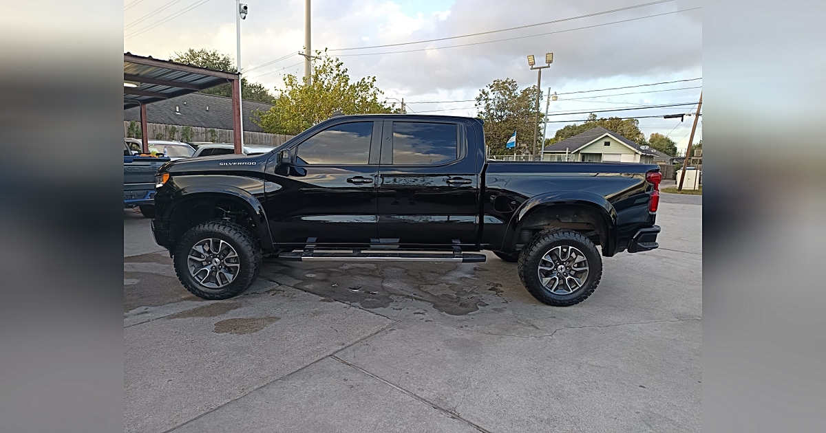 2022 Chevrolet Silverado 1500 2WD Crew Cab 147" RST