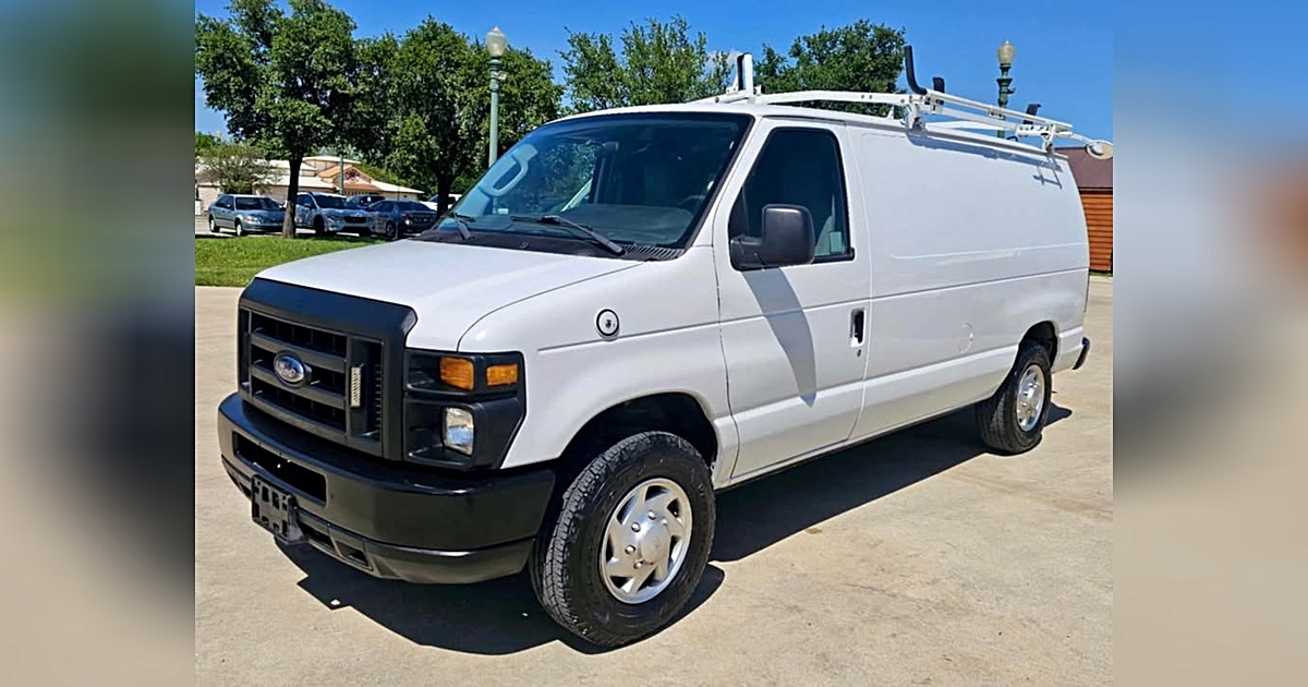 2013 Ford Econoline Van Commercial RWD Cargo Van 4.6 8cyl. Gasoline