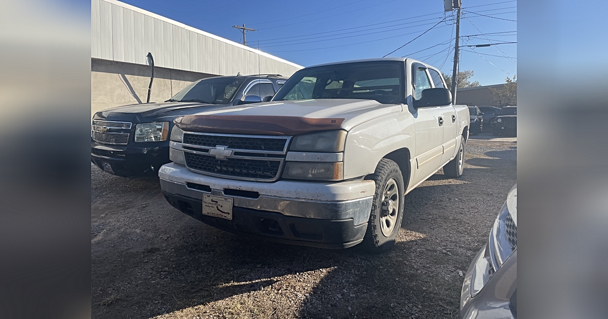 2007 Chevrolet Silverado 1500 Classic 2WD Crew Cab 143.5" LS2