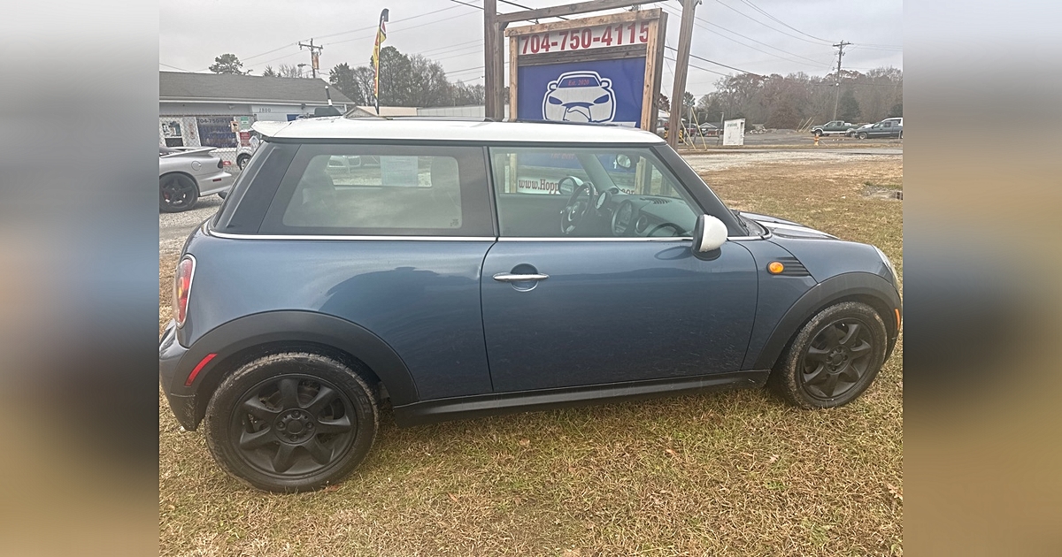 2010 MINI COOPER BASE