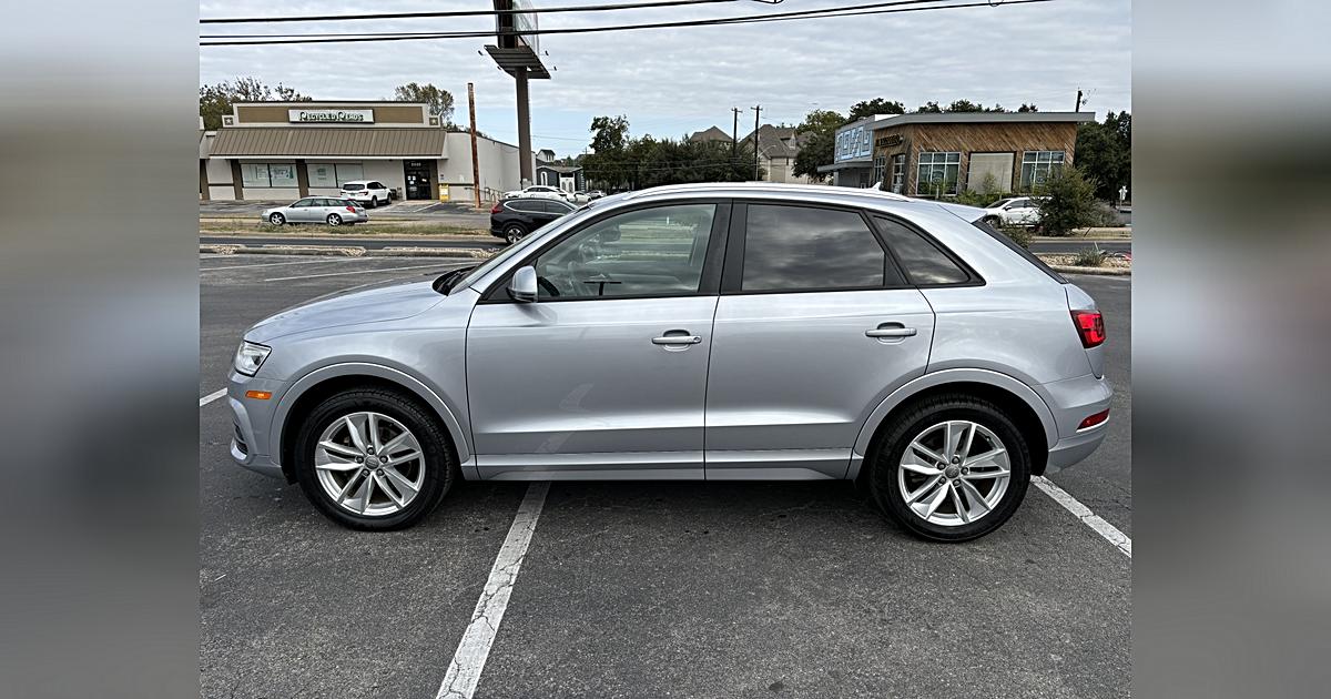 Mark Weinstein Motors LIKE NEW! 2017 Audi Q3 Premium loaded Mint! | Auto dealership in Texas, Austin