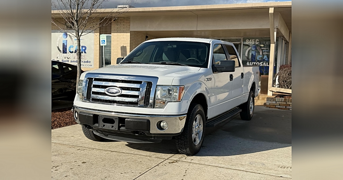 2012 Ford F-150 4WD SuperCrew 145" V8 FFV XLT