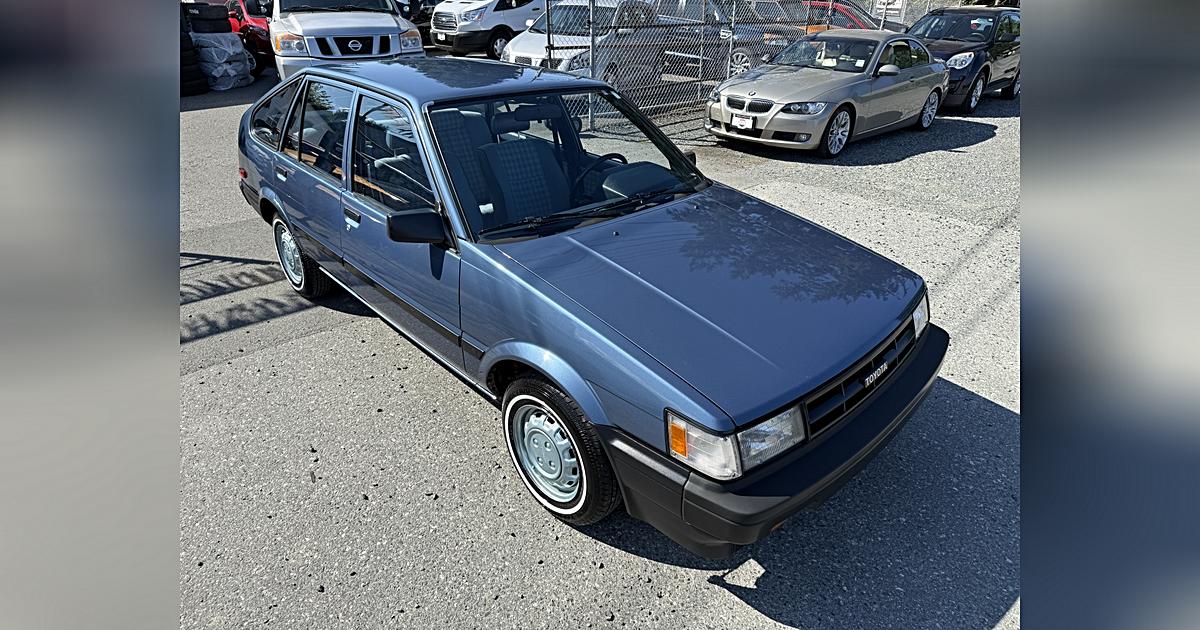 1986 Toyota Corolla 5dr Liftback Deluxe 5-Spd