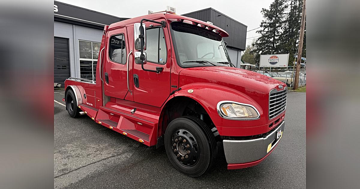 2006 Freightliner M2 Sport Chassis