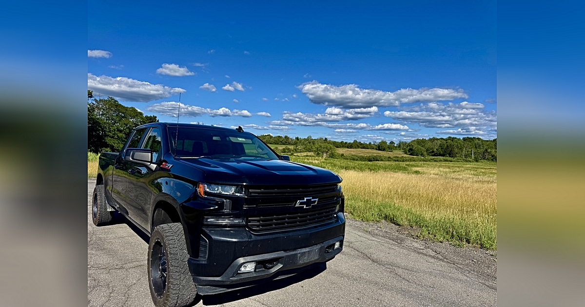2019 CHEVY SILVERADO RST/Z-71 * CREW CAB * LIFTED * WHEELS * 4X4!!!