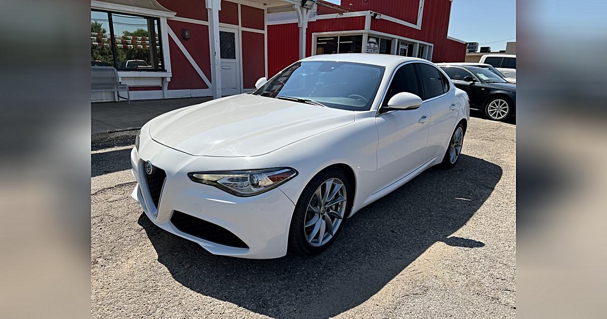 2017 Alfa Romeo Giulia RWD