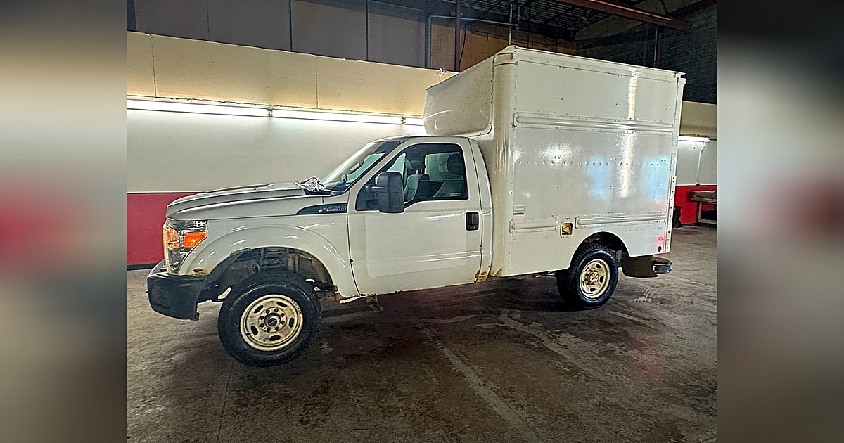 2016 FORD F250 Box Truck 4x4