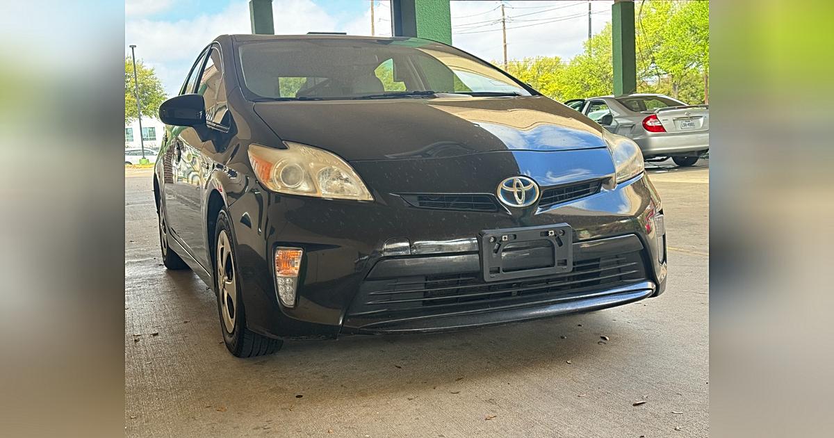 Midway Cars Direct 2015 Toyota Prius 5dr HB Four | Auto dealership in ...