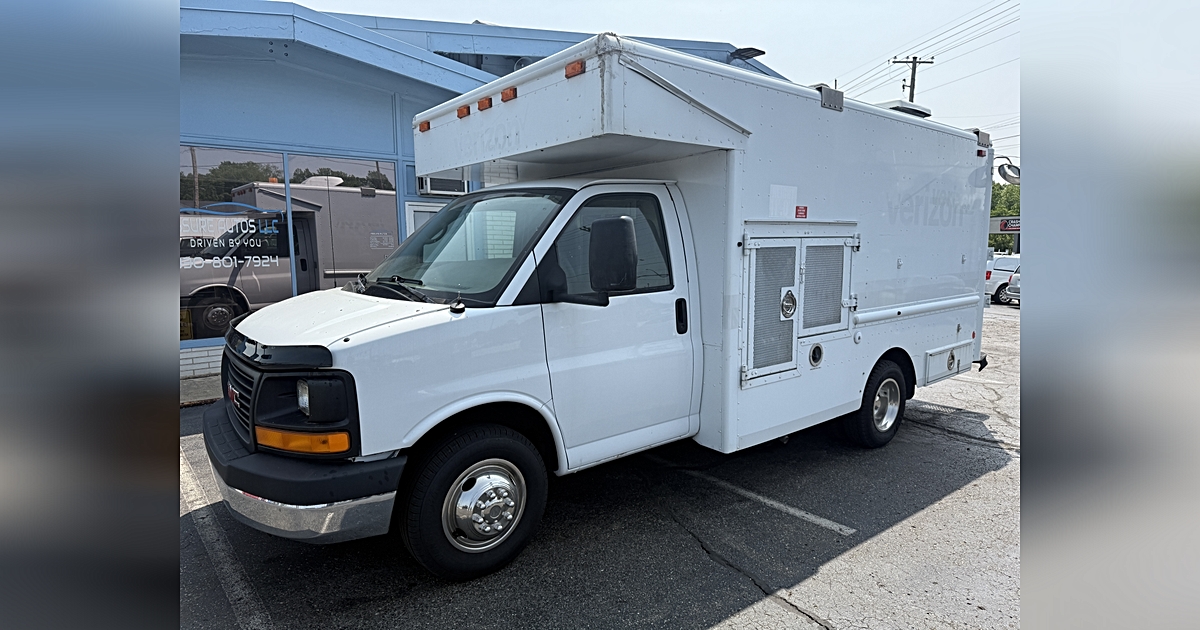 Assure Autos LLC 2007 GMC Savana Cutaway 139" WB C7L DRW | Auto ...