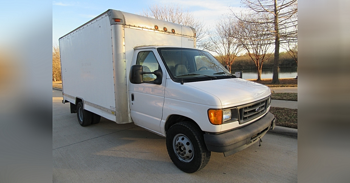 2003 Ford Econoline Commercial Cutaway E-450 Super Duty 158 WB DRW