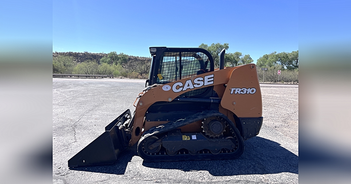 CASE TR310 SKIDSTEER