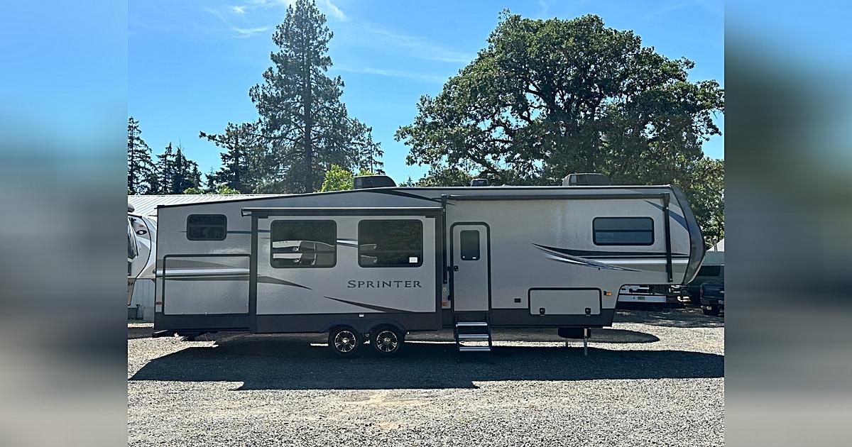 2020 Keystone Sprinter Campfire ST32FWBH20