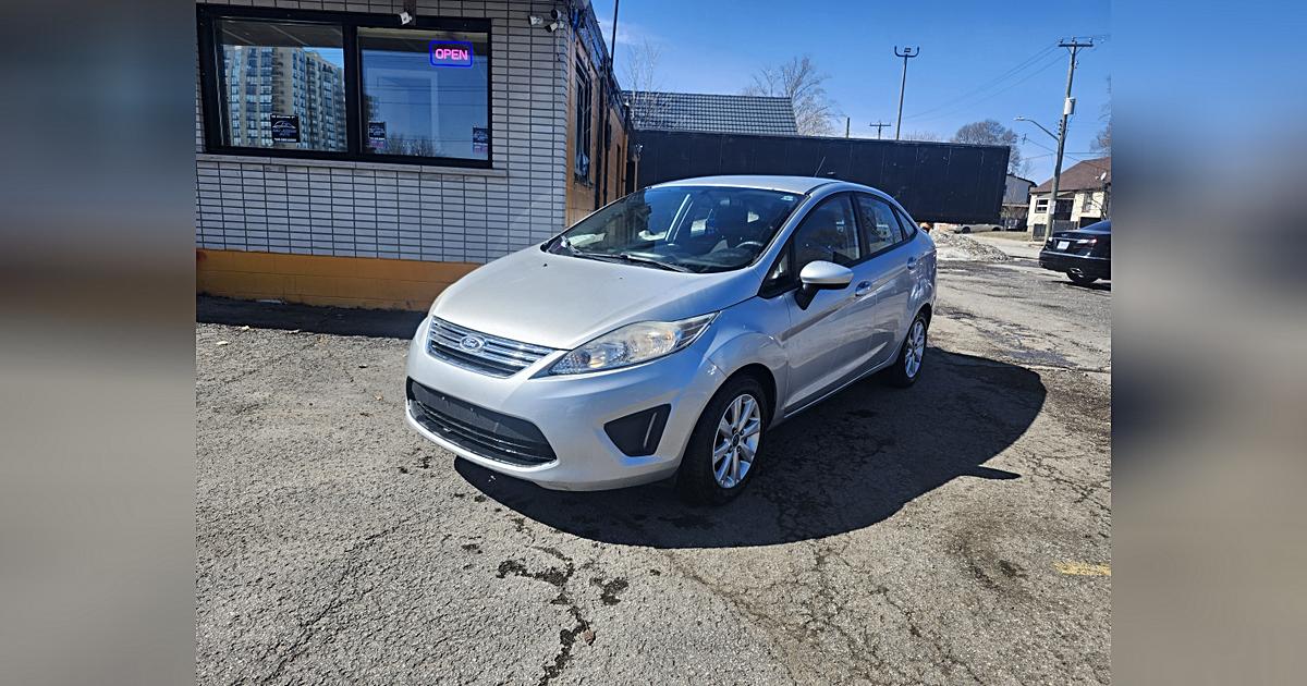 Abu Jordan Auto 2013 Ford Fiesta SE | Auto dealership in Ontario, Barrie