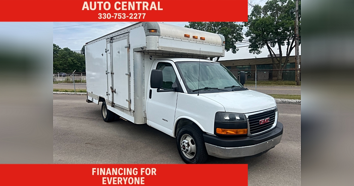 2012 GMC Savana Commercial Cutaway RWD 4500 159 WB 2WT